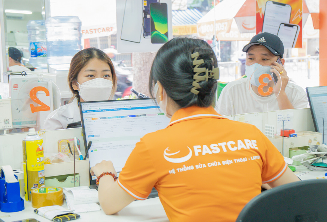 Thay pin iPhone 15 Pro Max chính hãng mới nhất 2025, BH 15 tháng